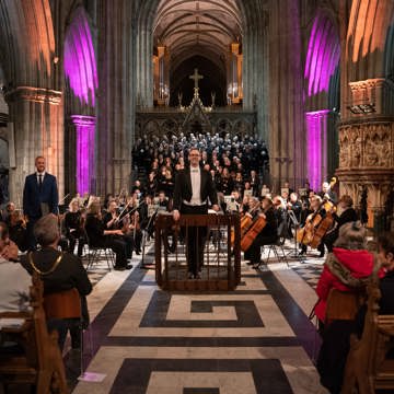 Queen by Candlelight | Worcester Cathedral